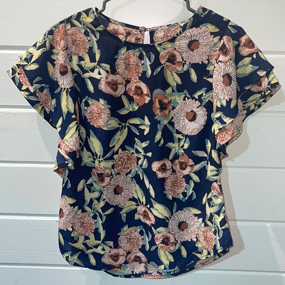 Tops | Flowing Floral Blouse | Poshmark